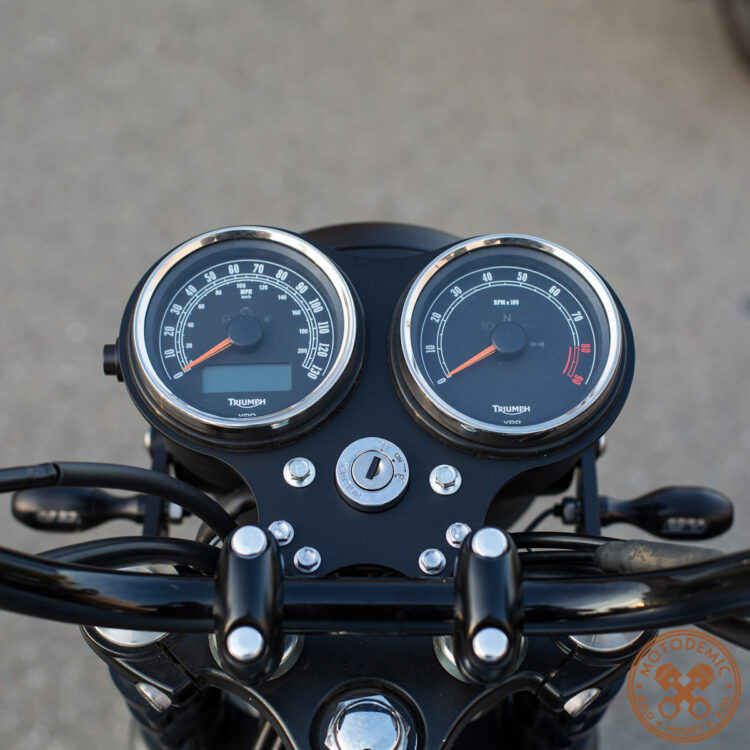 Triumph Flat Gauge Cluster Bracket • MOTODEMIC