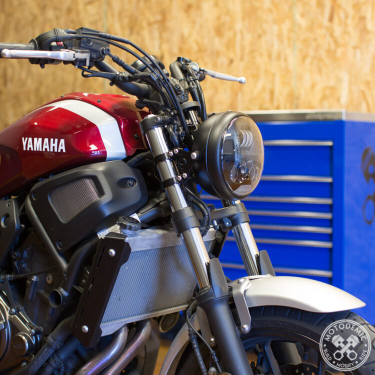 MT-07/FZ-07/XSR700 Custom Headlight Brackets • MOTODEMIC