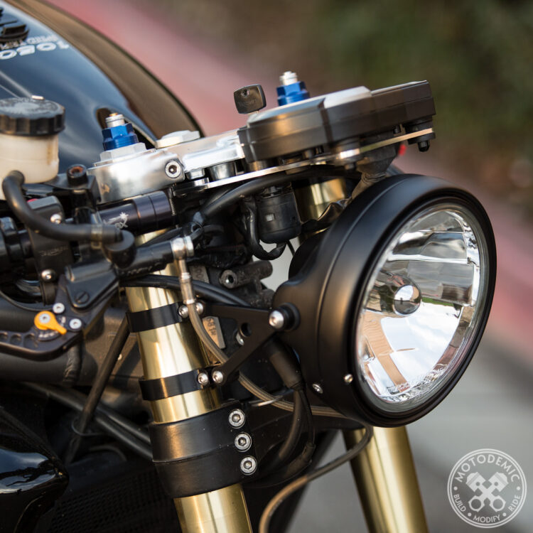 Speed Triple Single Headlight Conversion - Round (05-10) • MOTODEMIC