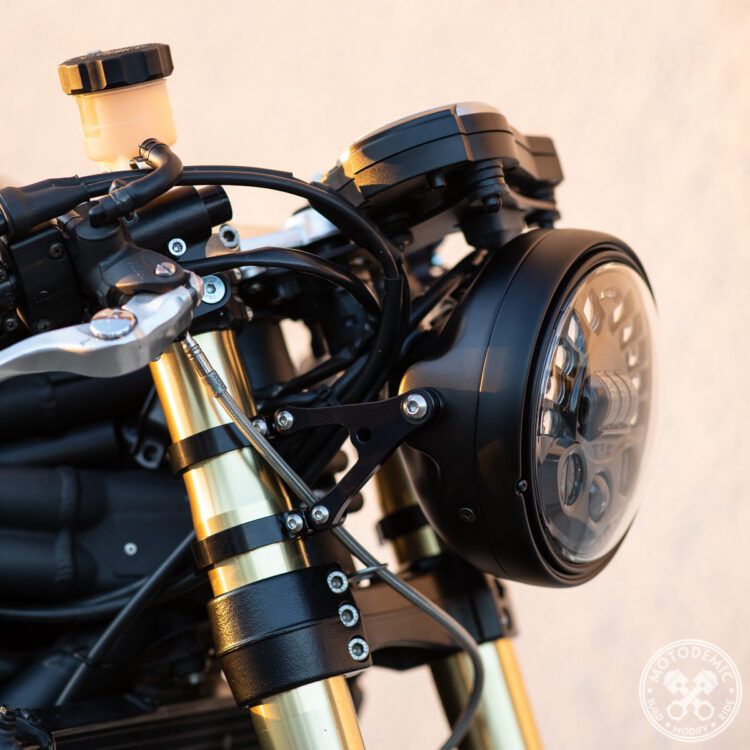 Speed Triple Single Headlight Conversion - Round (05-10) • MOTODEMIC