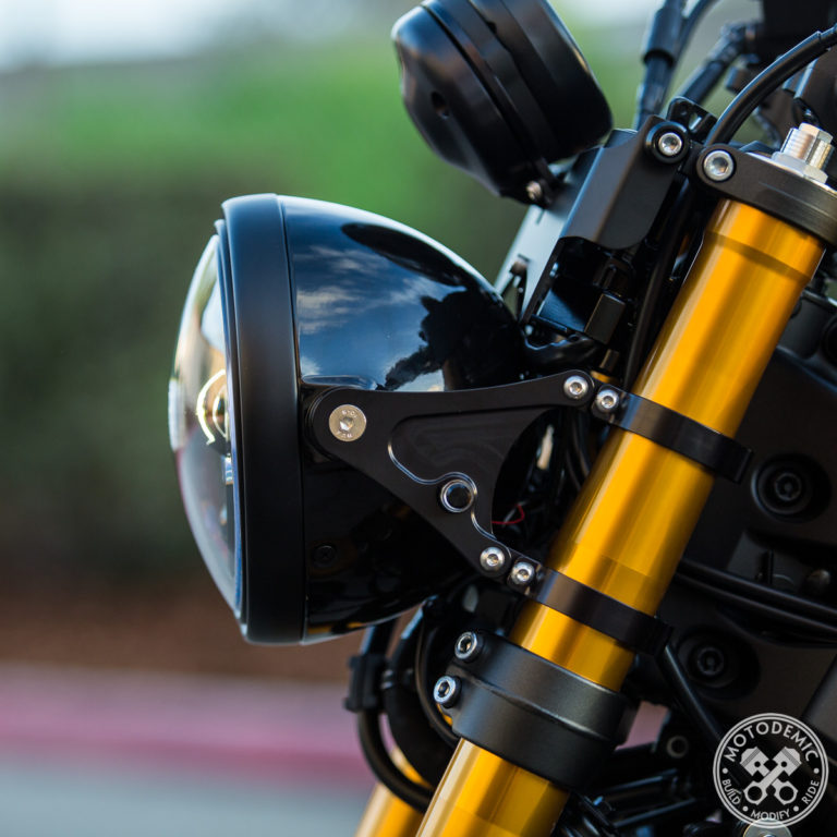 7 Inch Classic Headlight • MOTODEMIC