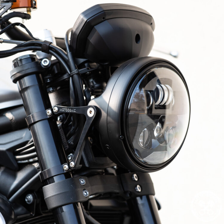 Street Triple Single Headlight Conversion - Round (765 TFT) • MOTODEMIC