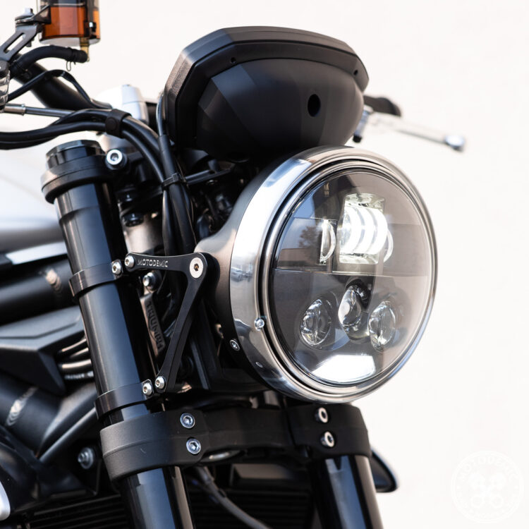 Street Triple Single Headlight Conversion - Round (765 TFT) • MOTODEMIC